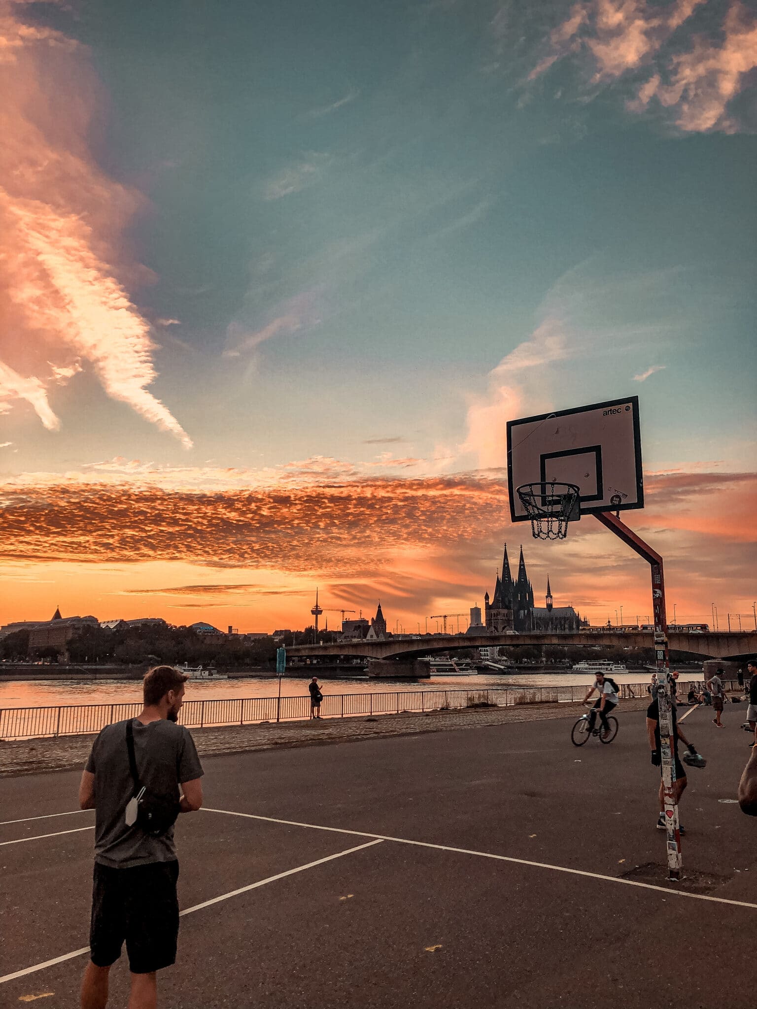 When is the Best Time to Visit Cologne – Freewalk Cologne
